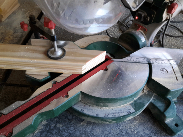 An infinity Mirror Coffee Table Building Tutorial | Woodwork Junkie