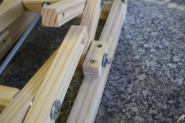 How to make your own DIY scissor lift with plans | Woodwork Junkie