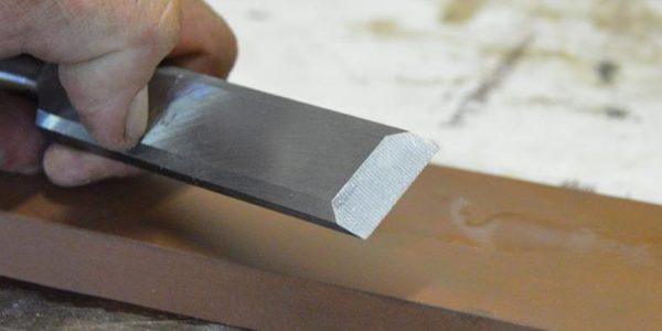 Chisel Sharpening Basics That Produce Razor Sharp Chisels | Woodwork Junkie