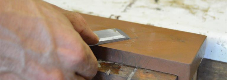 Chisel Sharpening Basics That Produce Razor Sharp Chisels | Woodwork Junkie