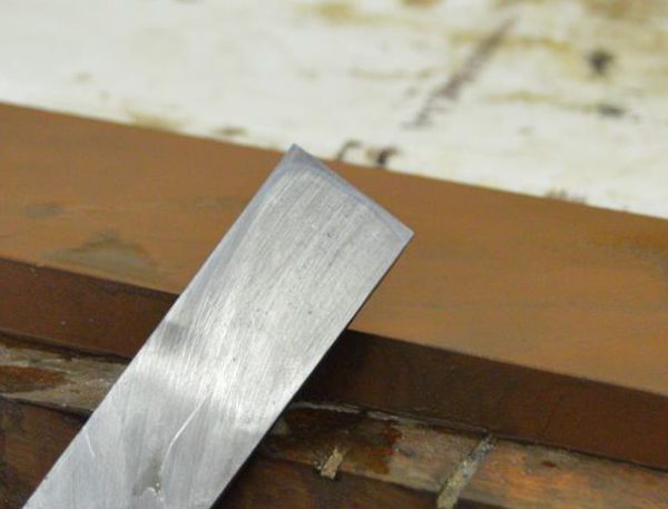 Chisel Sharpening Basics That Produce Razor Sharp Chisels | Woodwork Junkie
