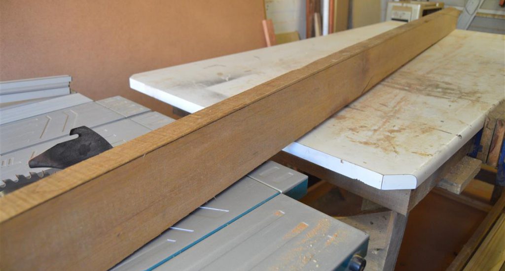 Easiest Way To Straighten Rough Edge Lumber Using A Table Saw ...